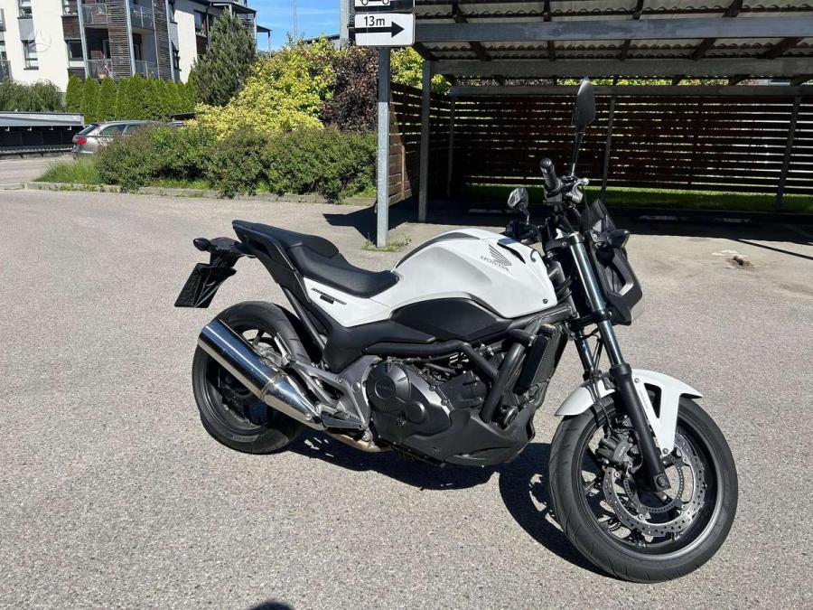 Balts Honda NC 2016 Viļņa, ar dzinēja tilpumu 0.75 L un nobraukumu 16 tūkst. km par 4800 €, foto 3 vietnē AUTOMOTO.COM.LV