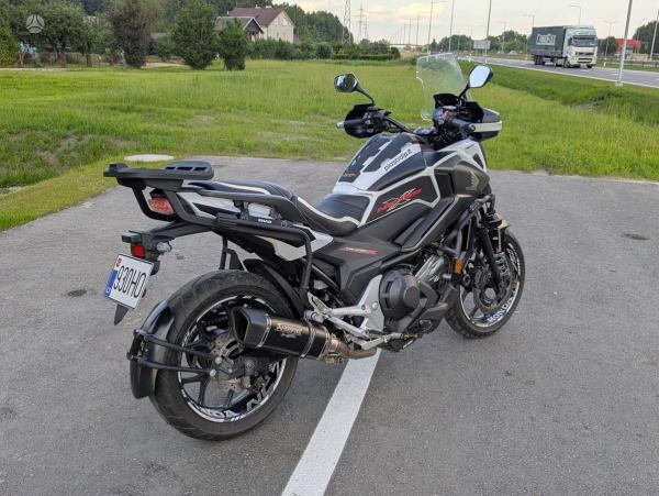 White Honda NC 2020 in Kaunas, with an engine capacity of 0.75 L and mileage of 30 thousand km for 6500 €, photo 4 on AUTOMOTO.COM.LV