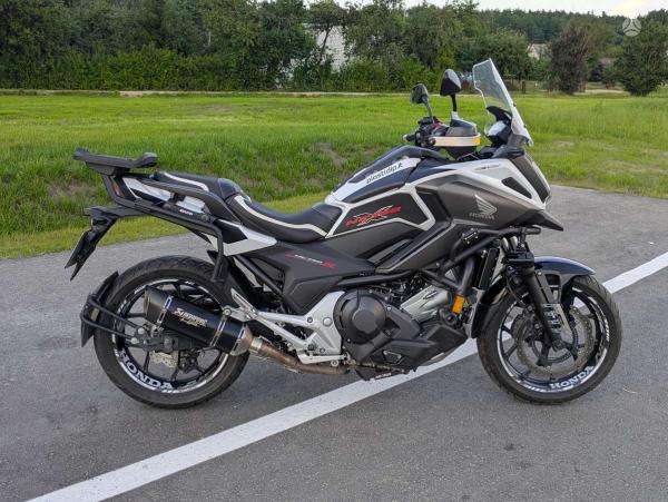 White Honda NC 2020 in Kaunas, with an engine capacity of 0.75 L and mileage of 30 thousand km for 6500 €, photo 5 on AUTOMOTO.COM.LV