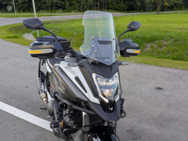 White Honda NC 2020 in Kaunas, with an engine capacity of 0.75 L and mileage of 30 thousand km for 6500 €, photo 7 on AUTOMOTO.COM.LV