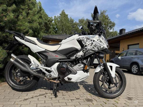 White Honda NC 2020 in Kaunas, with an engine capacity of 0.75 L and mileage of 9 thousand km for 6500 €, photo 2 on AUTOMOTO.COM.LV