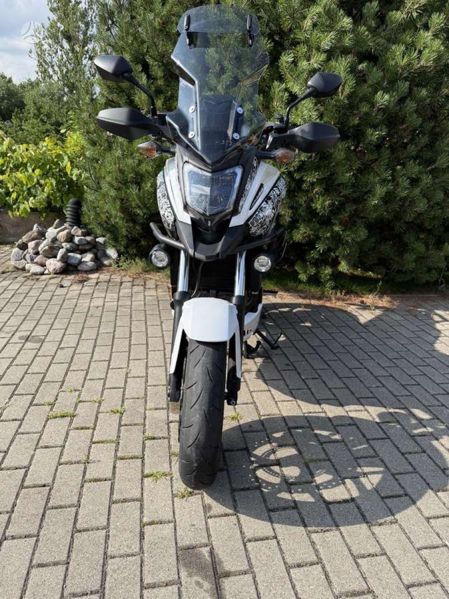 White Honda NC 2020 in Kaunas, with an engine capacity of 0.75 L and mileage of 9 thousand km for 6500 €, photo 6 on AUTOMOTO.COM.LV