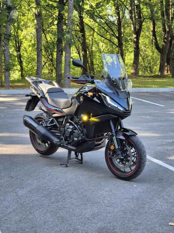 Black Honda NT 1100 2022 in Kaunas, with an engine capacity of 1.10 L and mileage of 13 thousand km for 10500 €, photo 1 on AUTOMOTO.COM.LV