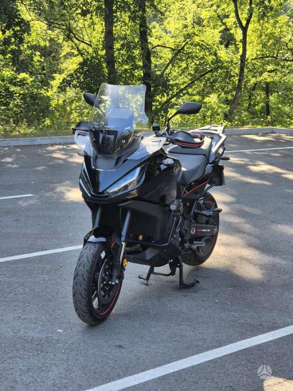 Black Honda NT 1100 2022 in Kaunas, with an engine capacity of 1.10 L and mileage of 13 thousand km for 10500 €, photo 8 on AUTOMOTO.COM.LV