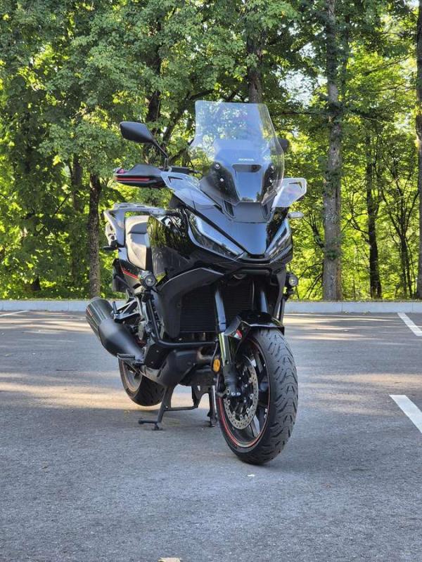 Black Honda NT 1100 2022 in Kaunas, with an engine capacity of 1.10 L and mileage of 13 thousand km for 10500 €, photo 9 on AUTOMOTO.COM.LV