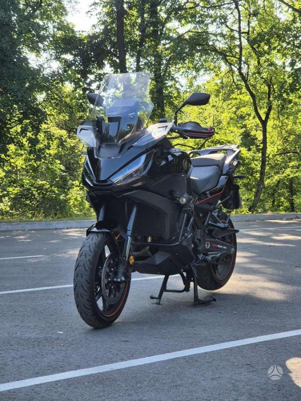 Black Honda NT 1100 2022 in Kaunas, with an engine capacity of 1.10 L and mileage of 13 thousand km for 10500 €, photo 10 on AUTOMOTO.COM.LV