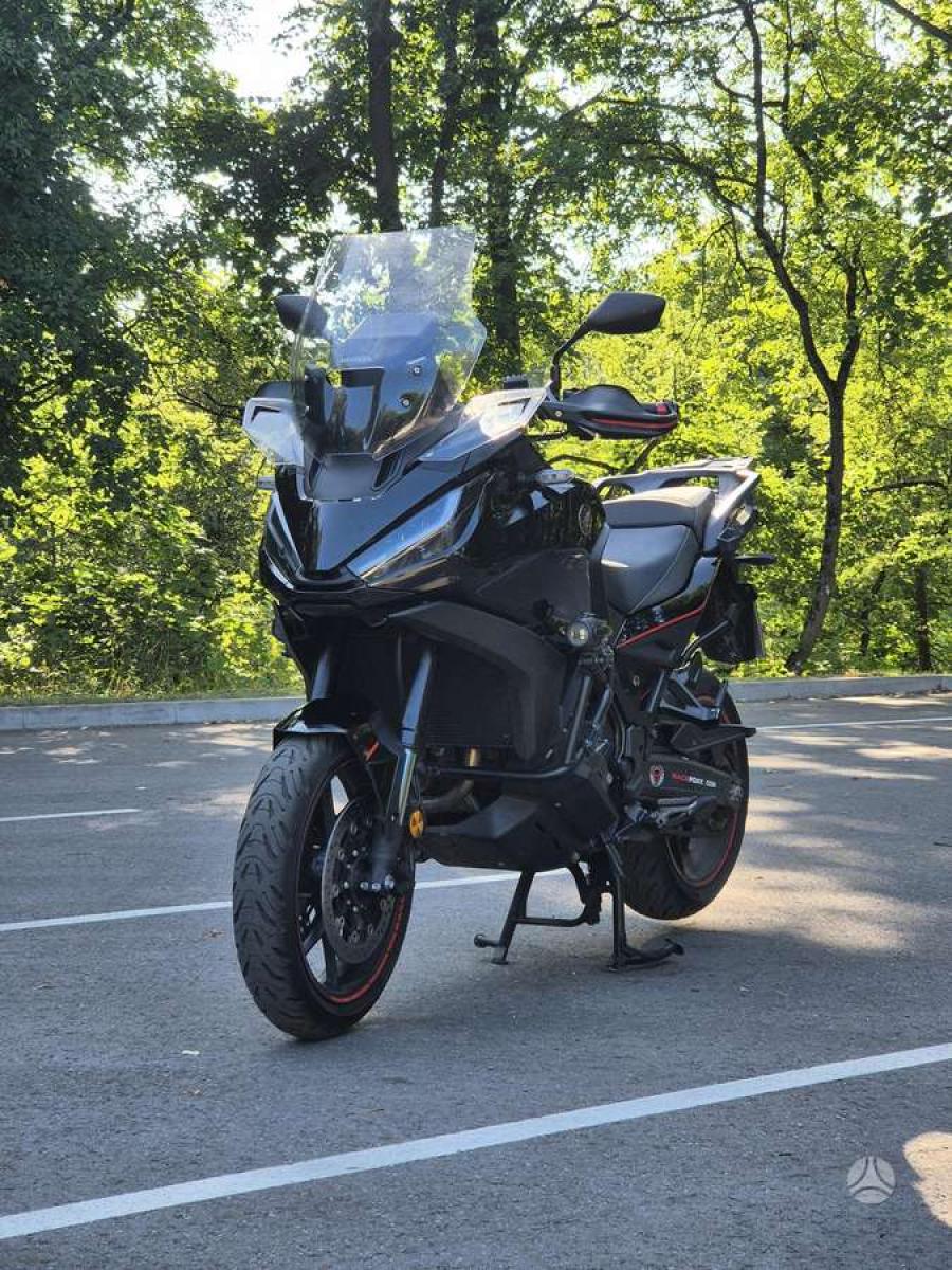Black Honda NT 1100 2022 in Kaunas, with an engine capacity of 1.10 L and mileage of 13 thousand km for 10500 €, photo 11 on AUTOMOTO.COM.LV