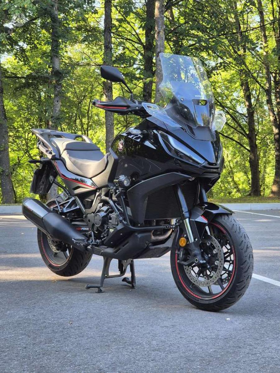Black Honda NT 1100 2022 in Kaunas, with an engine capacity of 1.10 L and mileage of 13 thousand km for 10500 €, photo 12 on AUTOMOTO.COM.LV