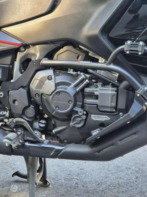 Black Honda NT 1100 2022 in Kaunas, with an engine capacity of 1.10 L and mileage of 13 thousand km for 10500 €, photo 13 on AUTOMOTO.COM.LV