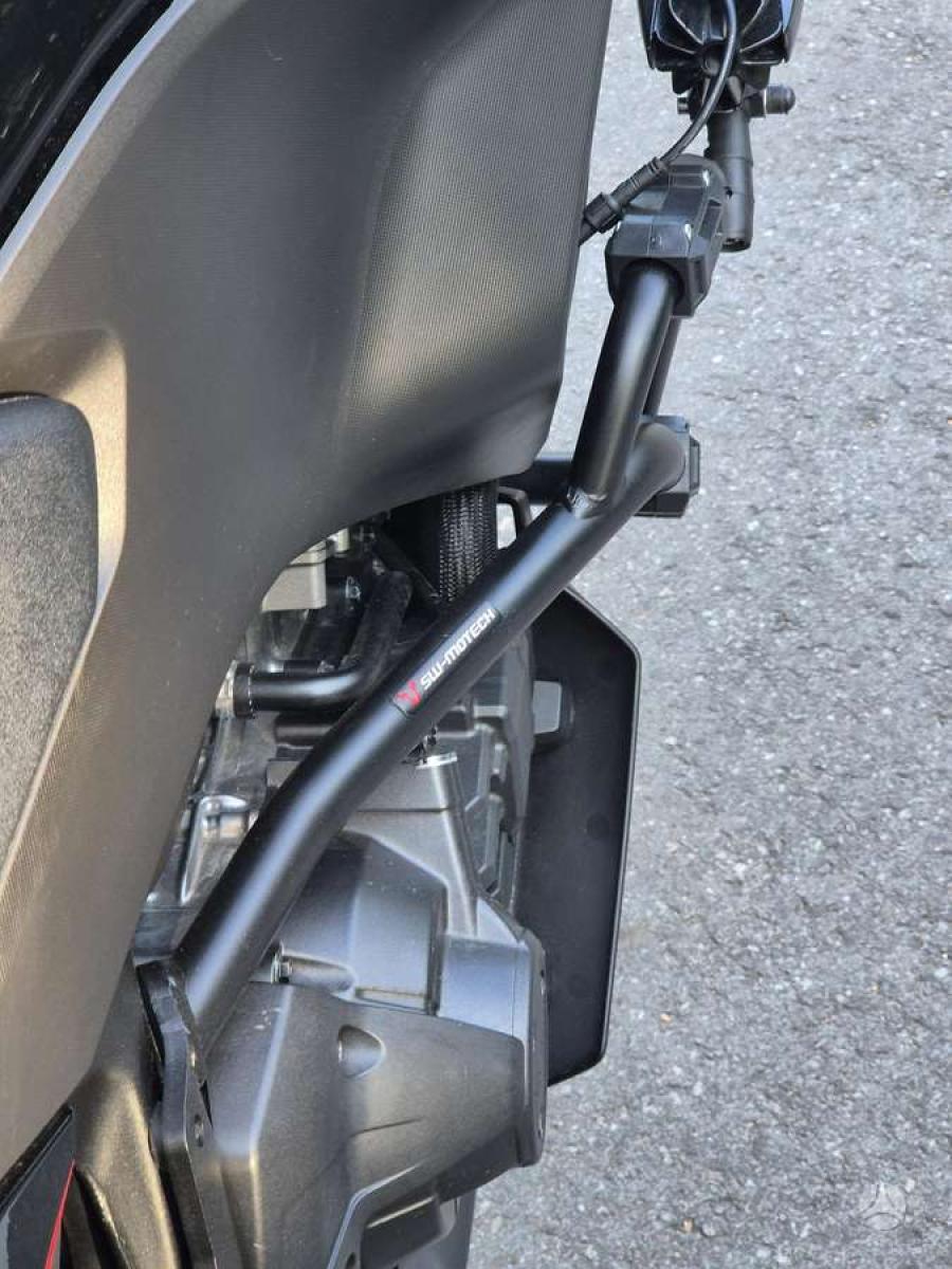 Black Honda NT 1100 2022 in Kaunas, with an engine capacity of 1.10 L and mileage of 13 thousand km for 10500 €, photo 16 on AUTOMOTO.COM.LV