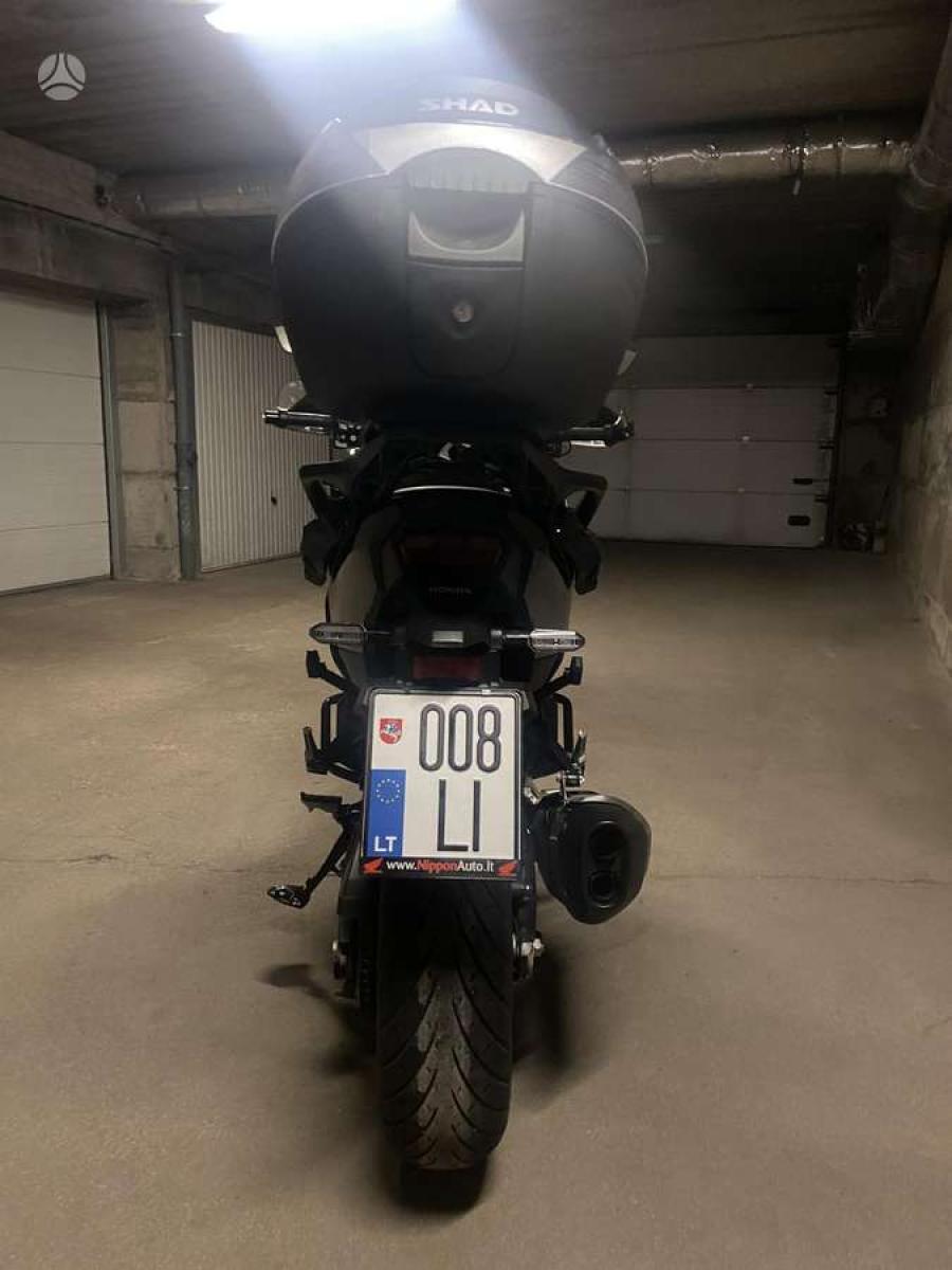 Melns Honda NT 1100 2023 Viļņa, ar dzinēja tilpumu 1.10 L un nobraukumu 6 tūkst. km par 13300 €, foto 4 vietnē AUTOMOTO.COM.LV