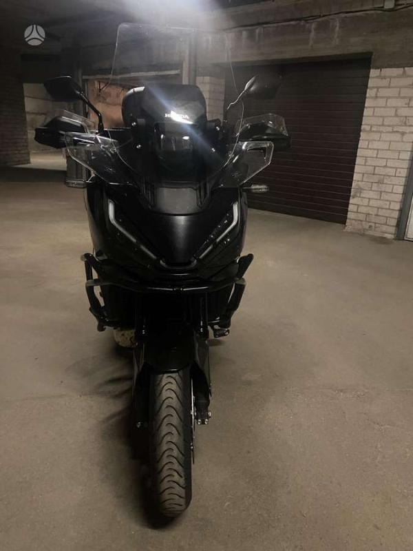 Melns Honda NT 1100 2023 Viļņa, ar dzinēja tilpumu 1.10 L un nobraukumu 6 tūkst. km par 13300 €, foto 9 vietnē AUTOMOTO.COM.LV