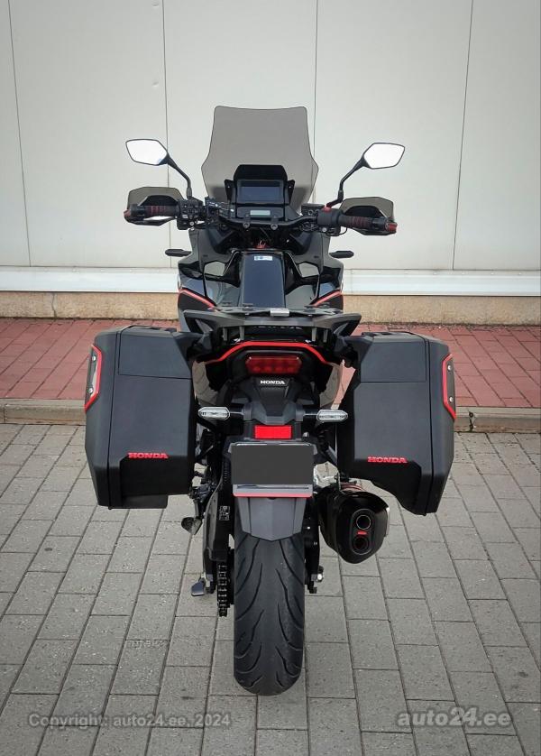 Black Honda NT 1100 2023 in Tallinn, with an engine capacity of 1.10 L and mileage of 18 thousand km for 10900 €, photo 9 on AUTOMOTO.COM.LV