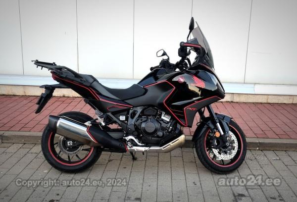 Black Honda NT 1100 2023 in Tallinn, with an engine capacity of 1.10 L and mileage of 18 thousand km for 10900 €, photo 10 on AUTOMOTO.COM.LV