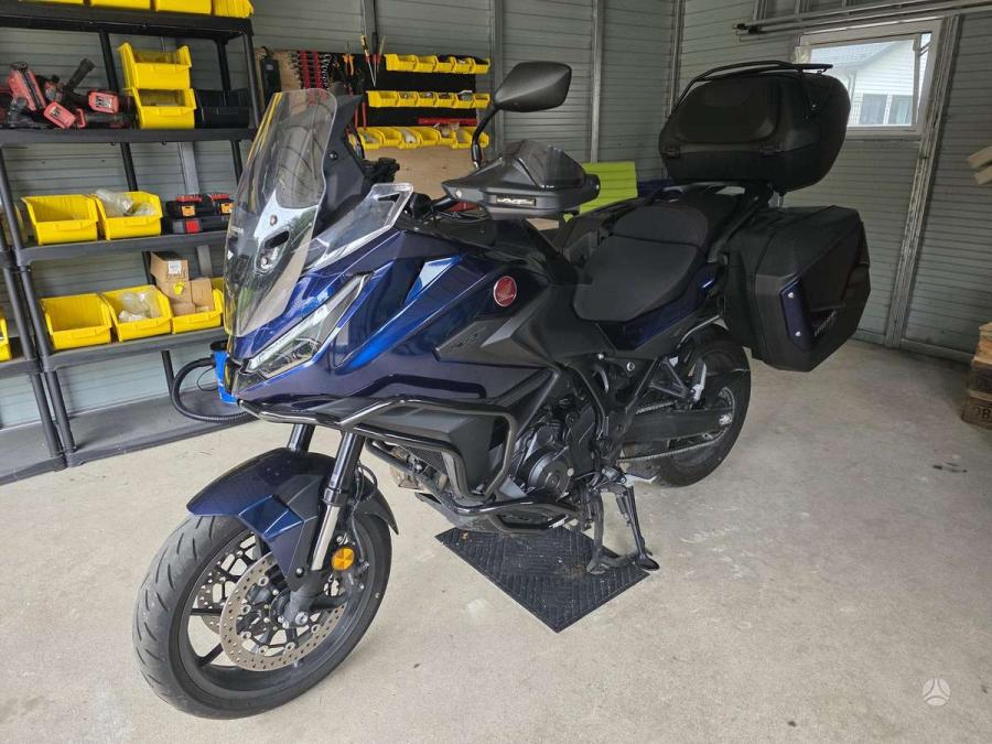 Zils Honda NT 1100 2025 Panevēža, ar dzinēja tilpumu 1.08 L un nobraukumu 6 tūkst. km par 15200 €, foto 1 vietnē AUTOMOTO.COM.LV