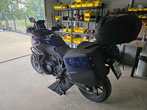 Zils Honda NT 1100 2025 Panevēža, ar dzinēja tilpumu 1.08 L un nobraukumu 6 tūkst. km par 15200 €, foto 4 vietnē AUTOMOTO.COM.LV