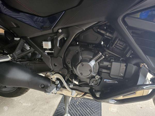 Zils Honda NT 1100 2025 Panevēža, ar dzinēja tilpumu 1.08 L un nobraukumu 6 tūkst. km par 15200 €, foto 10 vietnē AUTOMOTO.COM.LV