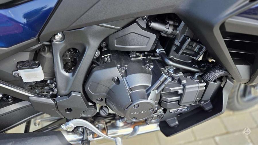 Zils Honda NT 1100 2026 Viļņa, ar dzinēja tilpumu 1.10 L un nobraukumu 1000 tūkst. km par 15900 €, foto 7 vietnē AUTOMOTO.COM.LV