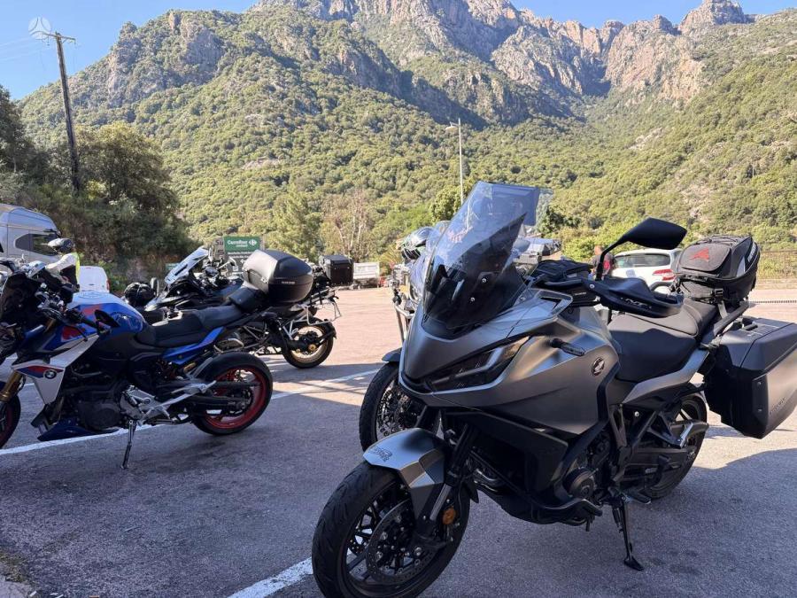 Pelēks Honda NT 1100 2024 Kauņa, ar dzinēja tilpumu 1.10 L un nobraukumu 11 tūkst. km par 11500 €, foto 1 vietnē AUTOMOTO.COM.LV