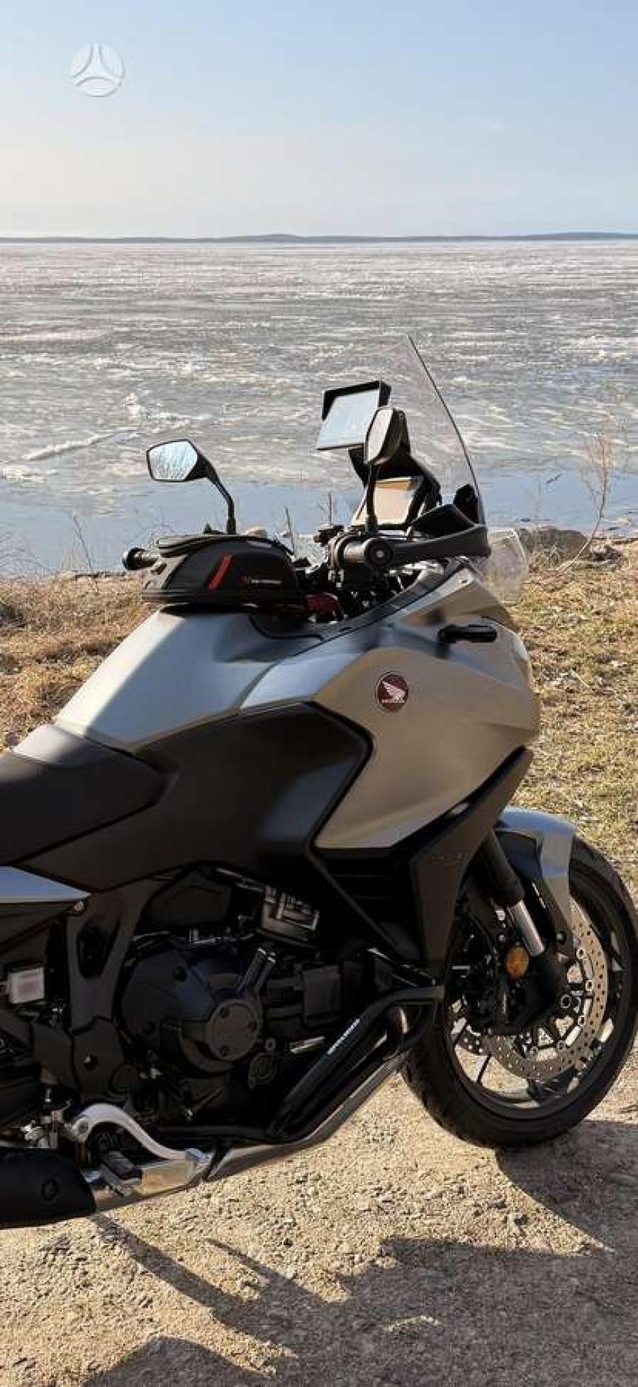 Pelēks Honda NT 1100 2024 Kauņa, ar dzinēja tilpumu 1.10 L un nobraukumu 11 tūkst. km par 11500 €, foto 4 vietnē AUTOMOTO.COM.LV