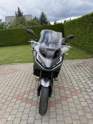 Grey Honda NT 1100 2024 in Marijampole, with an engine capacity of 1.08 L and mileage of 5 thousand km for 10850 €, photo 3 on AUTOMOTO.COM.LV
