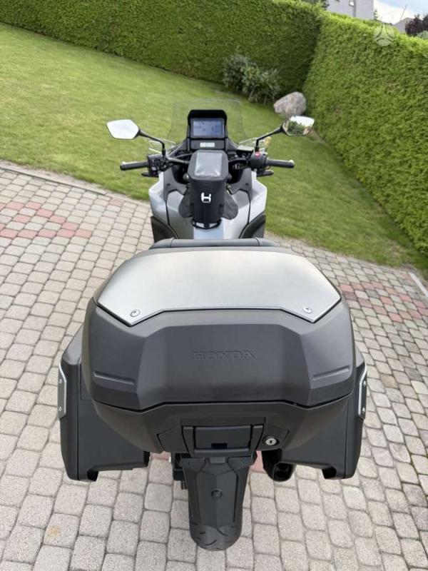 Grey Honda NT 1100 2024 in Marijampole, with an engine capacity of 1.08 L and mileage of 5 thousand km for 10850 €, photo 7 on AUTOMOTO.COM.LV