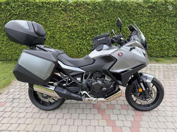 Grey Honda NT 1100 2024 in Marijampole, with an engine capacity of 1.08 L and mileage of 5 thousand km for 10850 €, photo 9 on AUTOMOTO.COM.LV