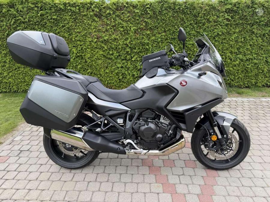 Grey Honda NT 1100 2024 in Marijampole, with an engine capacity of 1.08 L and mileage of 5 thousand km for 10850 €, photo 10 on AUTOMOTO.COM.LV