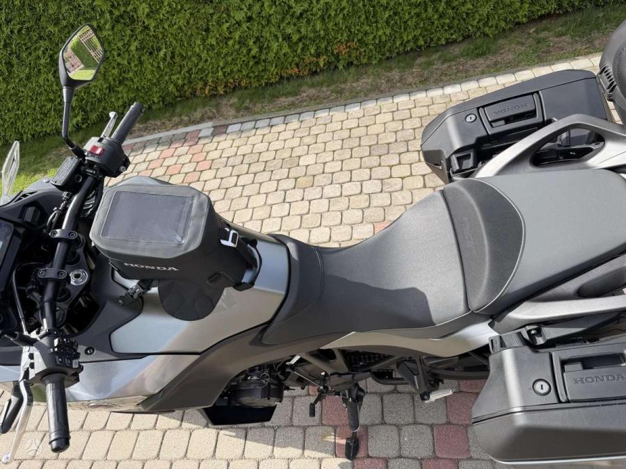 Grey Honda NT 1100 2024 in Marijampole, with an engine capacity of 1.08 L and mileage of 5 thousand km for 10850 €, photo 11 on AUTOMOTO.COM.LV