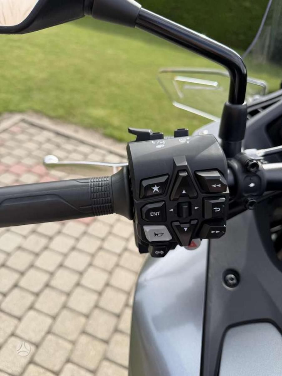 Grey Honda NT 1100 2024 in Marijampole, with an engine capacity of 1.08 L and mileage of 5 thousand km for 10850 €, photo 15 on AUTOMOTO.COM.LV