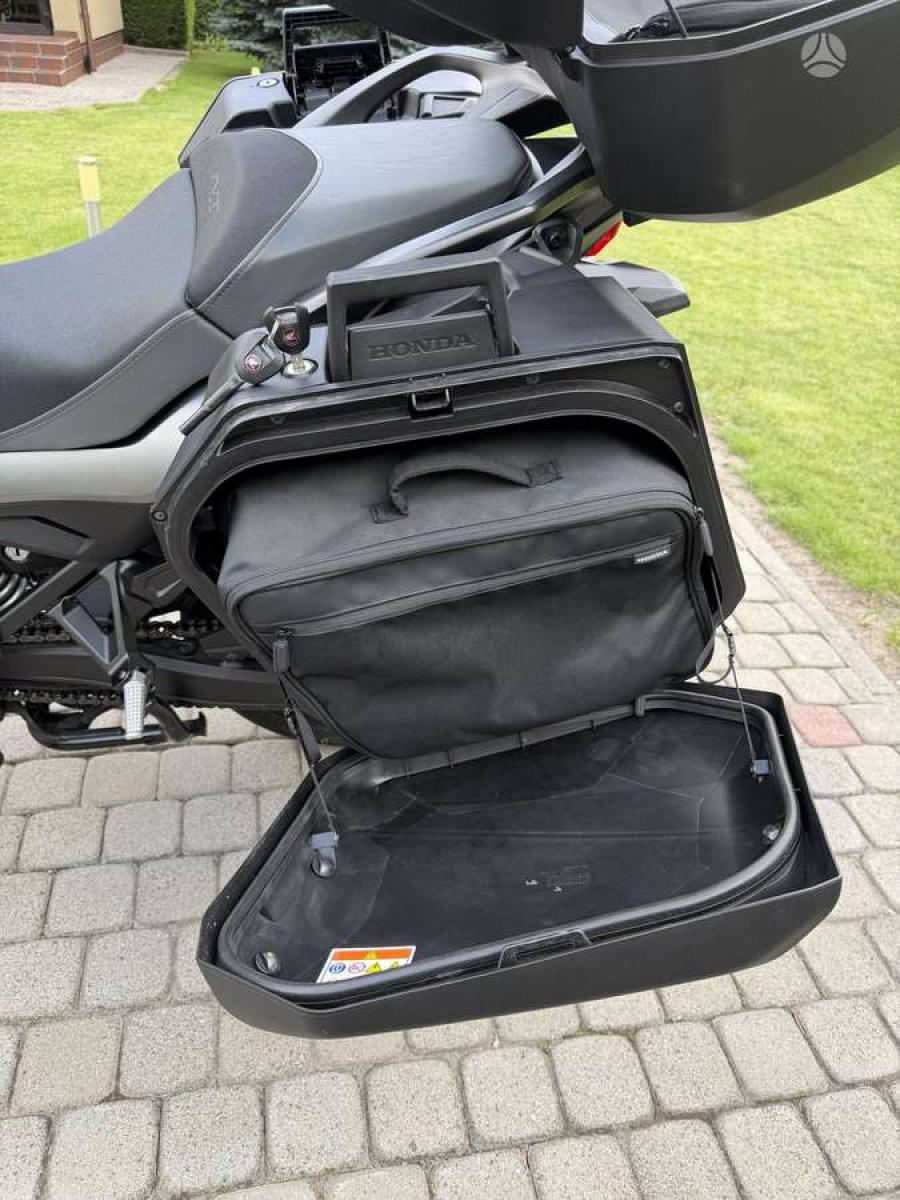 Grey Honda NT 1100 2024 in Marijampole, with an engine capacity of 1.08 L and mileage of 5 thousand km for 10850 €, photo 24 on AUTOMOTO.COM.LV