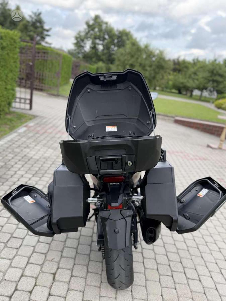 Grey Honda NT 1100 2024 in Marijampole, with an engine capacity of 1.08 L and mileage of 5 thousand km for 10850 €, photo 25 on AUTOMOTO.COM.LV