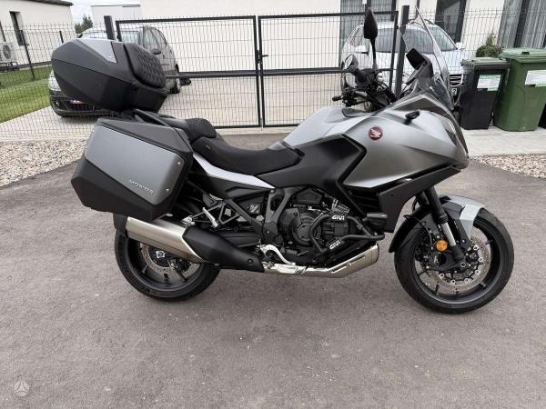 Grey Honda NT 1100 2024 in Vilnius, with an engine capacity of 1.10 L and mileage of 11 thousand km for 13000 €, photo 4 on AUTOMOTO.COM.LV