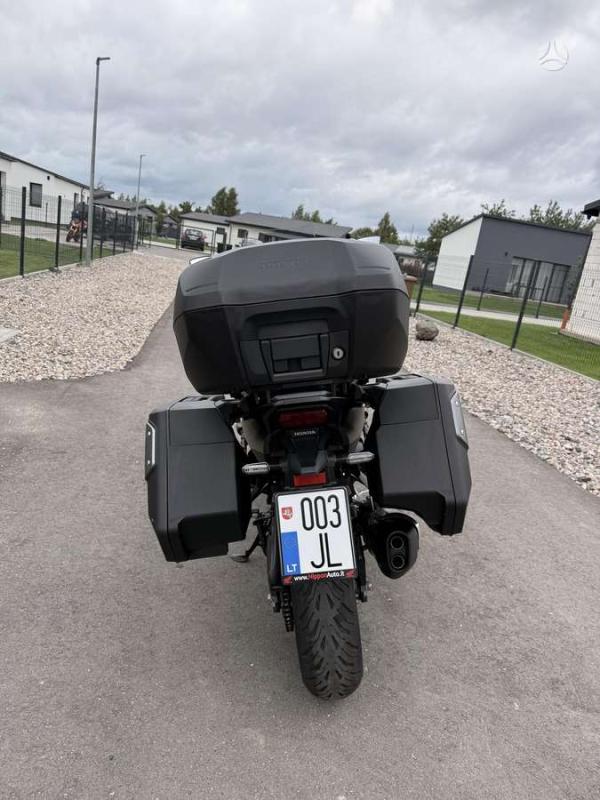 Grey Honda NT 1100 2024 in Vilnius, with an engine capacity of 1.10 L and mileage of 11 thousand km for 13000 €, photo 5 on AUTOMOTO.COM.LV