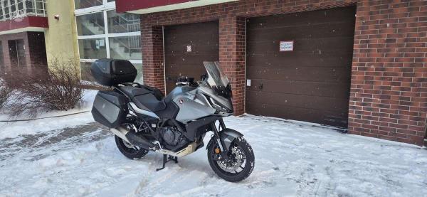 Pelēks Honda NT 1100 2025 Viļņa, ar dzinēja tilpumu 1.10 L un nobraukumu 5 tūkst. km par 8400 €, foto 1 vietnē AUTOMOTO.COM.LV