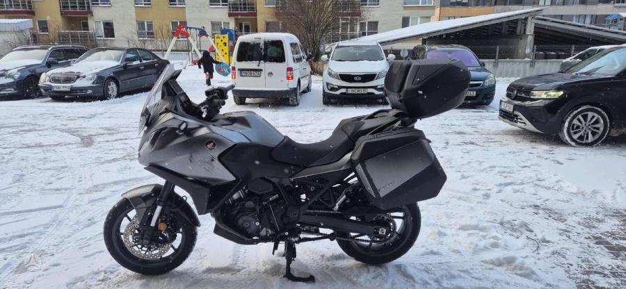 Grey Honda NT 1100 2025 in Vilnius, with an engine capacity of 1.10 L and mileage of 5 thousand km for 8400 €, photo 6 on AUTOMOTO.COM.LV