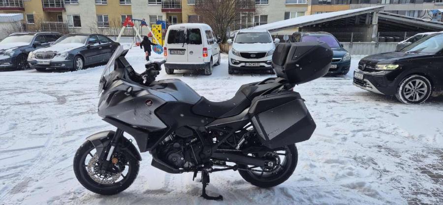 Grey Honda NT 1100 2025 in Vilnius, with an engine capacity of 1.10 L and mileage of 5 thousand km for 8800 €, photo 2 on AUTOMOTO.COM.LV