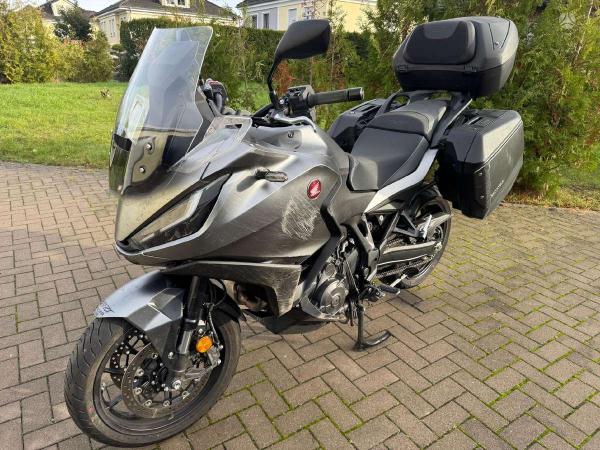 Grey Honda NT 1100 2025 in Taurage, with an engine capacity of 1.10 L and mileage of 5 thousand km for 8300 €, photo 1 on AUTOMOTO.COM.LV