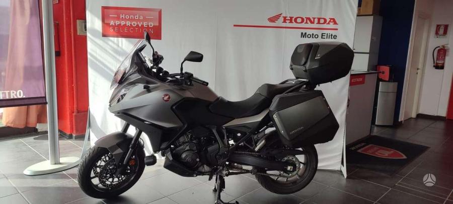 Honda NT 1100 2022 in Ukmerge, with an engine capacity of 1.10 L and mileage of 28 thousand km for 9400 €, photo 1 on AUTOMOTO.COM.LV