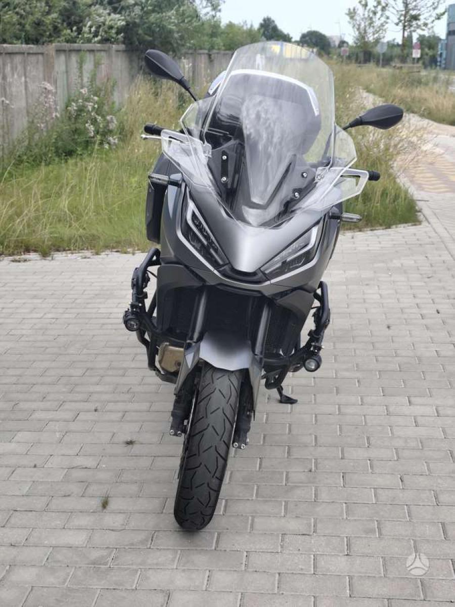Honda NT 1100 2022 in Riga, with an engine capacity of 1.08 L and mileage of 17 thousand km for 11500 €, photo 4 on AUTOMOTO.COM.LV