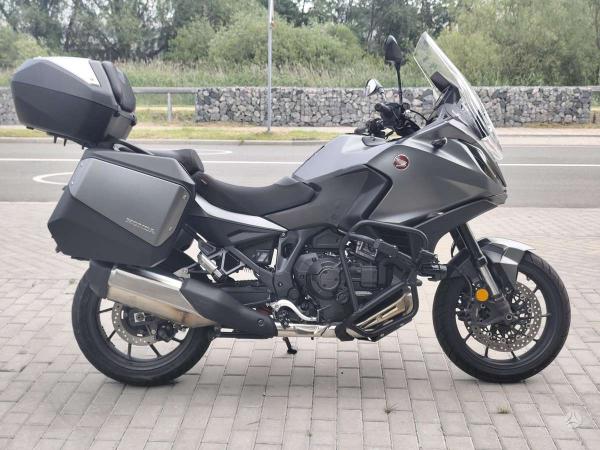 Honda NT 1100 2022 in Riga, with an engine capacity of 1.08 L and mileage of 17 thousand km for 11500 €, photo 5 on AUTOMOTO.COM.LV