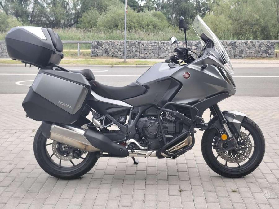 Honda NT 1100 2022 in Riga, with an engine capacity of 1.08 L and mileage of 17 thousand km for 11500 €, photo 6 on AUTOMOTO.COM.LV