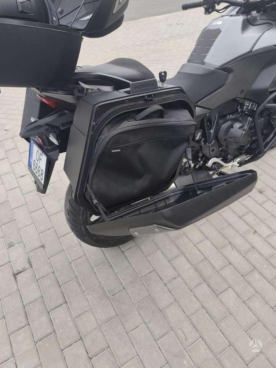 Honda NT 1100 2022 in Riga, with an engine capacity of 1.08 L and mileage of 17 thousand km for 11500 €, photo 22 on AUTOMOTO.COM.LV