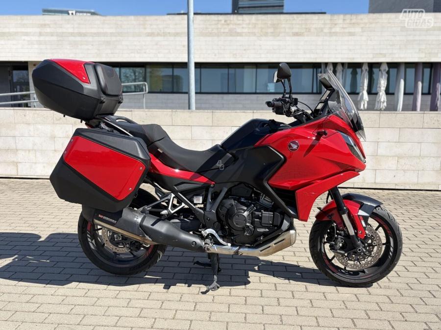 Красный Хонда NT 1100 2023 в Вильнюс, объемом двигателя 1.08 л и пробегом 26 тыс. км за 10500 €, фото 5 на AUTOMOTO.COM.LV