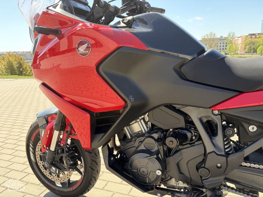 Красный Хонда NT 1100 2023 в Вильнюс, объемом двигателя 1.08 л и пробегом 26 тыс. км за 10500 €, фото 15 на AUTOMOTO.COM.LV