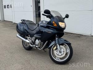 Хонда NT 650V 2001 в Рига, объемом двигателя 0.65 л и пробегом 0 тыс. км за 1490 €, фото  на AUTOMOTO.COM.LV