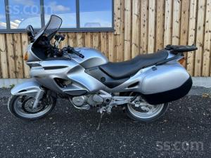 Honda NT 650V 2002 in Cesis, with an engine capacity of 0.65 L and mileage of 0 thousand km for 1250 €, photo 2 on AUTOMOTO.COM.LV