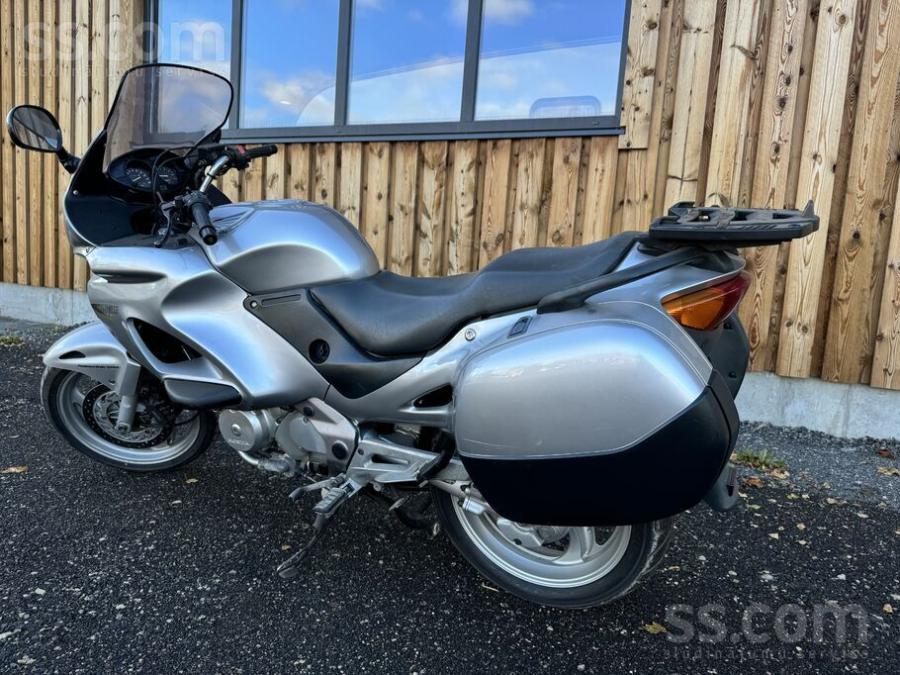 Honda NT 650V 2002 in Cesis, with an engine capacity of 0.65 L and mileage of 0 thousand km for 1250 €, photo 5 on AUTOMOTO.COM.LV