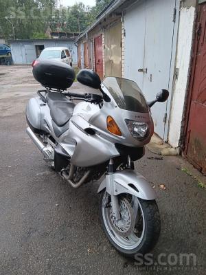 Honda NT 650V 2002 Rīga, ar dzinēja tilpumu 0.65 L un nobraukumu 0 tūkst. km par 1750 €, foto 3 vietnē AUTOMOTO.COM.LV