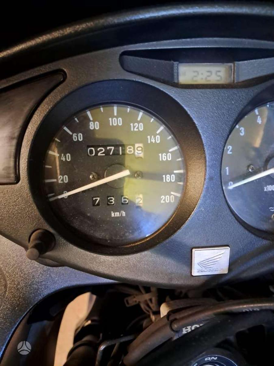 Черный Хонда NT 2000 в Рокишкис, объемом двигателя 0.65 л и пробегом 3 тыс. км за 1000 €, фото 3 на AUTOMOTO.COM.LV
